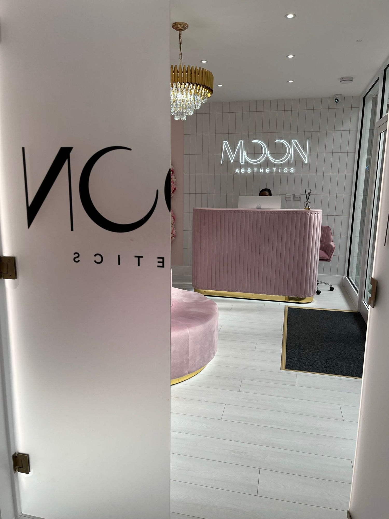 Aesthetics Training Courses in UK - Moon Academy